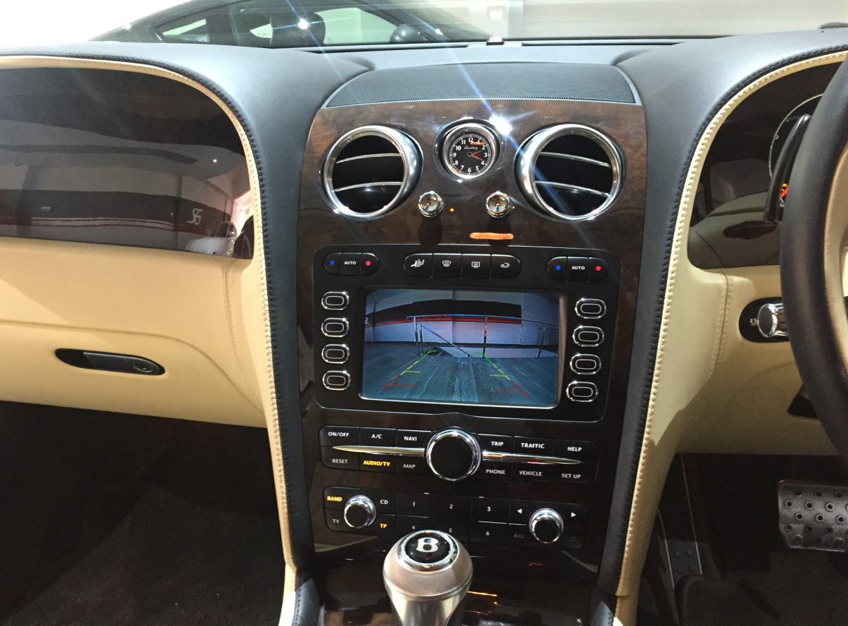 Continental 2007 Integrated Reverse Camera | Creative Installations