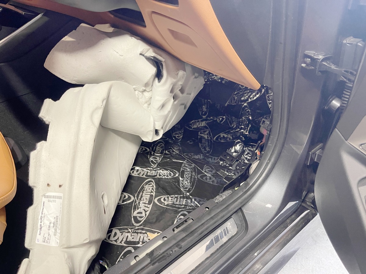 330i 2021 Dynamat Sound Deadening | Creative Installations