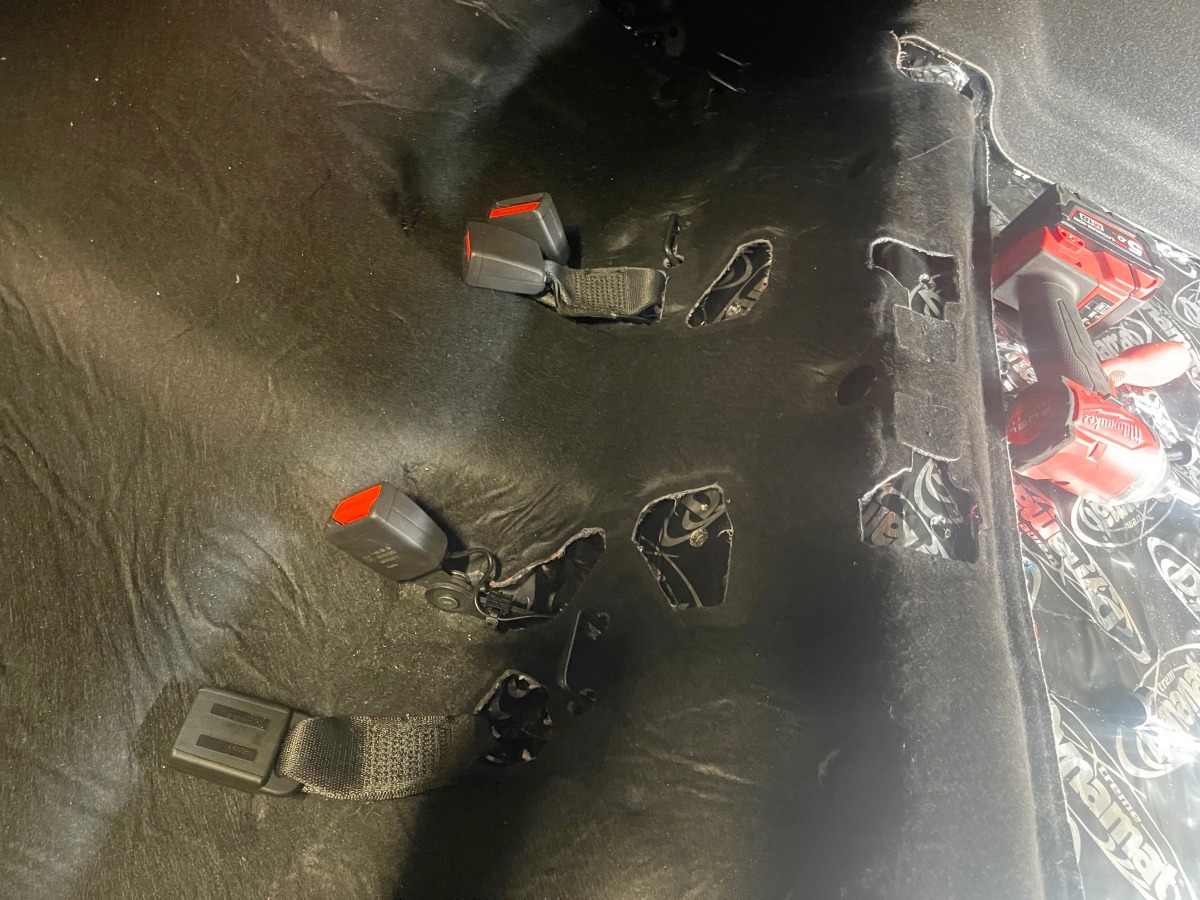 330i 2021 Dynamat Sound Deadening | Creative Installations