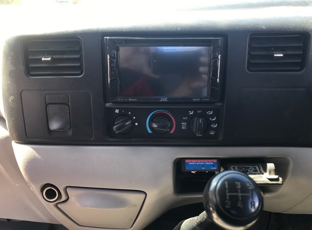F-350 2001 JVC KW-V230BT Head Unit | Creative Installations