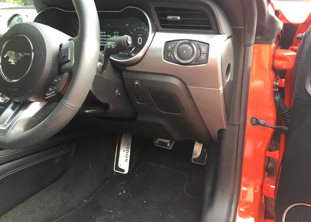 Mustang 2018 Integrated Front Camera | Creative Installations