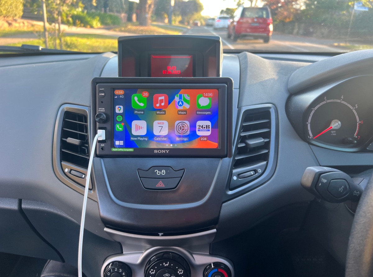 Fiesta 2013 Sony XAV-AX1000 Head Unit | Creative Installations