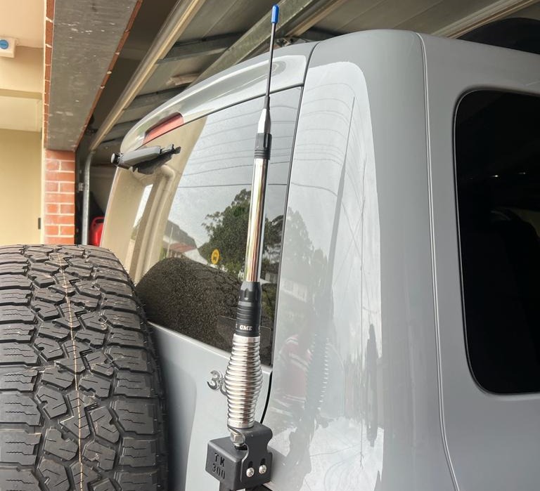 TANK 300 2023 GME AE4018K1 UHF Antenna | Creative Installations