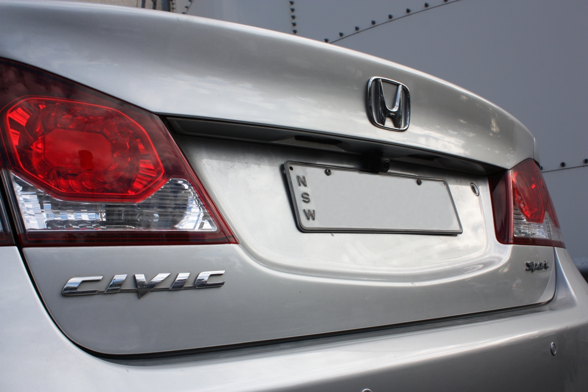 Civic Sedan 2009 Kenwood CMOS-130 Reverse Camera | Creative Installations