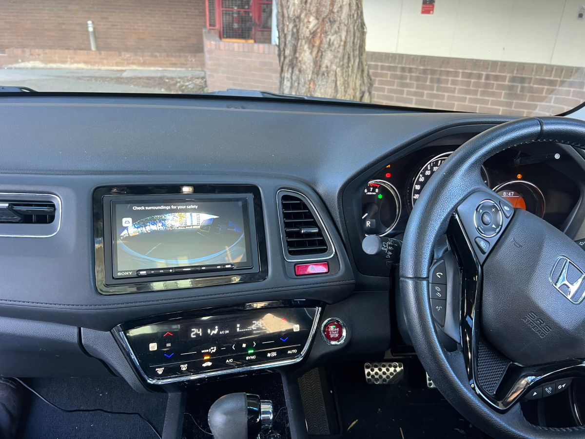 HR-V 2017 Sony XAV-AX6000 Head Unit | Creative Installations