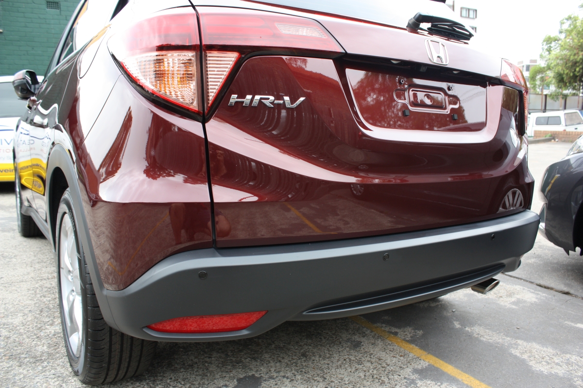 HR-V 2016 Reverse Parking Sensors - LED Display | Creative Installations