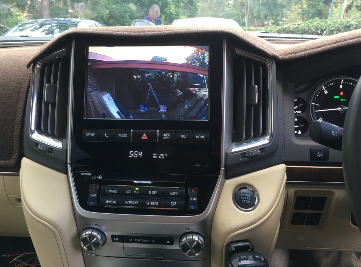 Horse Float Reverse Camera - 2016 LandCruiser Sahara | Creative ...