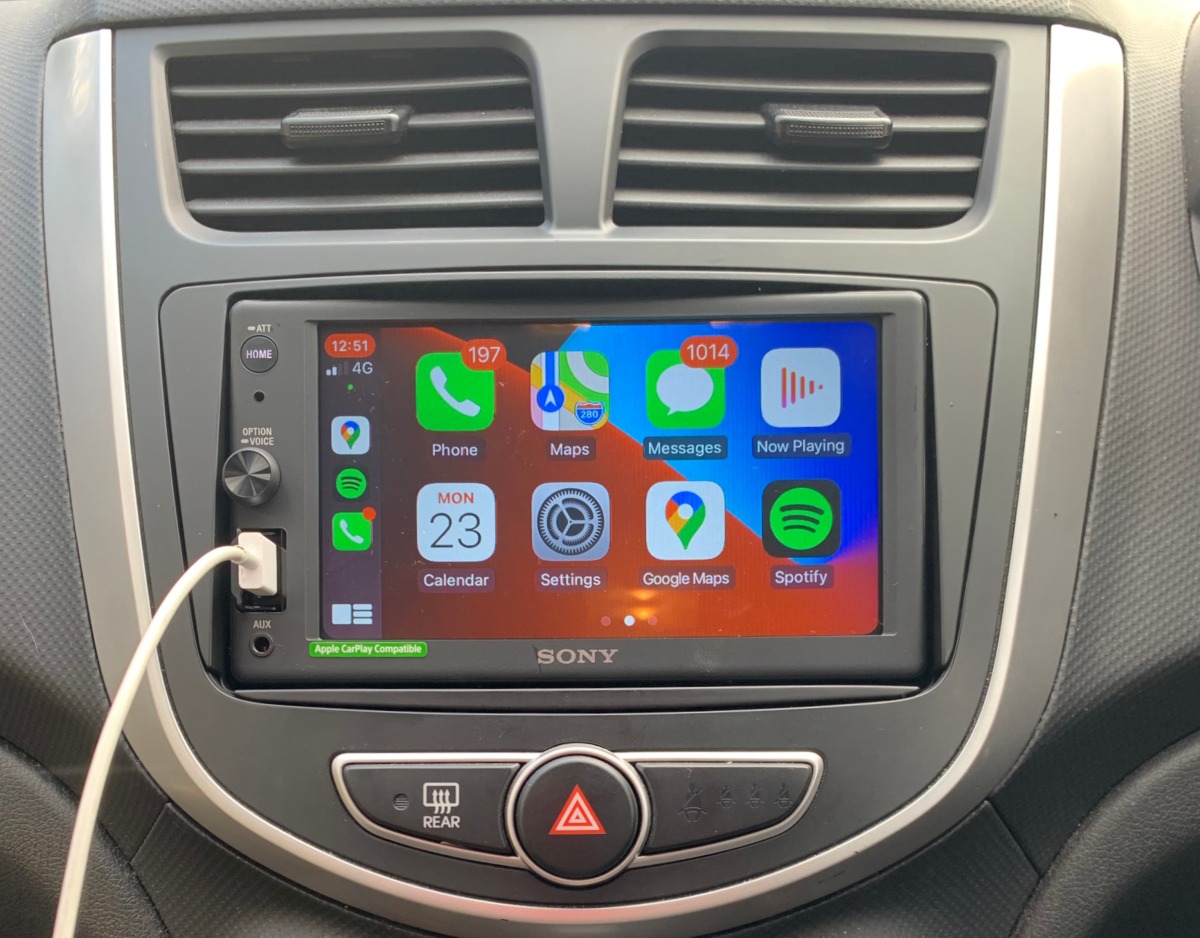 Accent 2011 Sony XAV-AX1000 Head Unit | Creative Installations