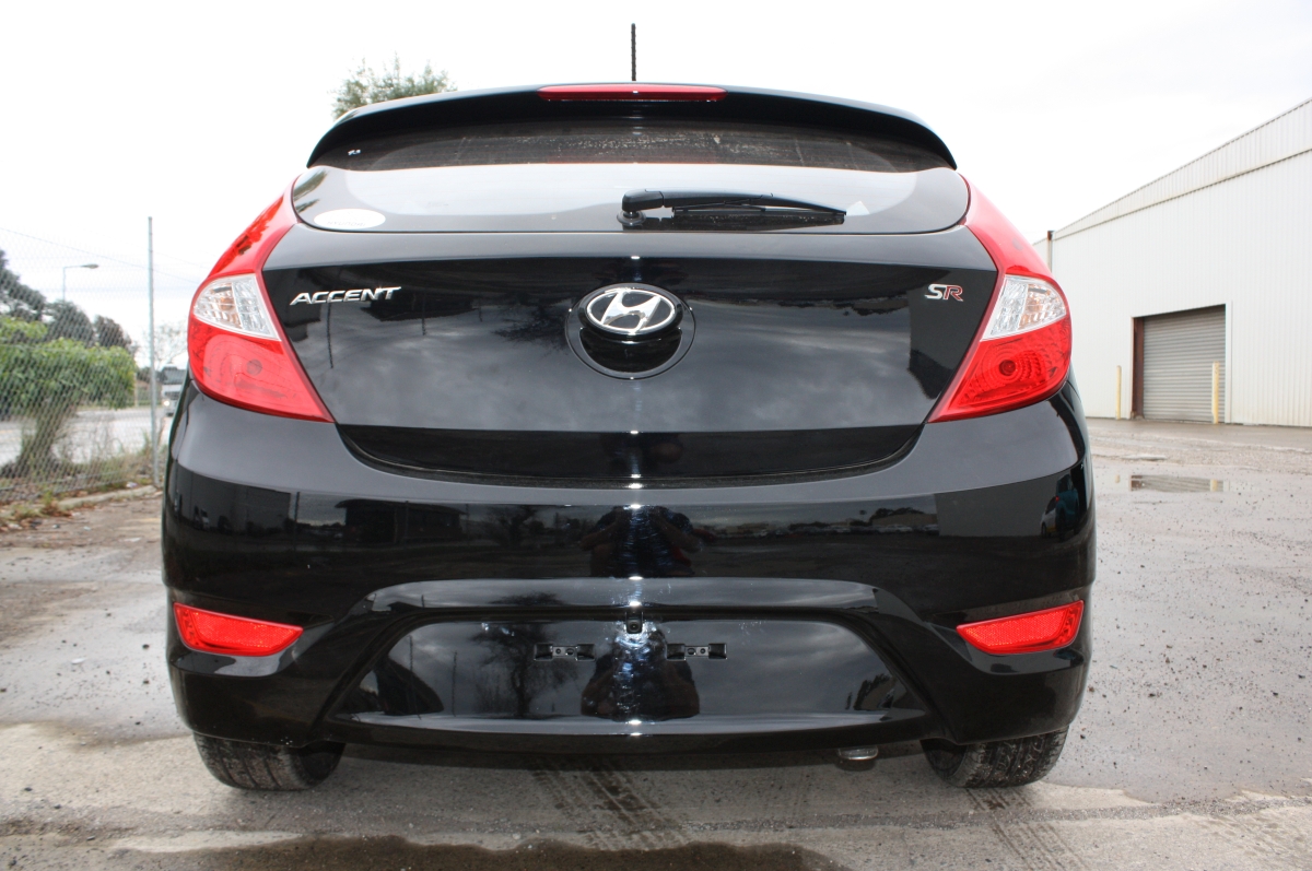 Accent Hatch 2016 Kenwood CMOS-130 Reverse Camera | Creative Installations