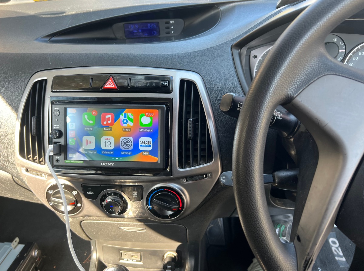 i20 2013 Sony XAV-AX1000 Head Unit | Creative Installations