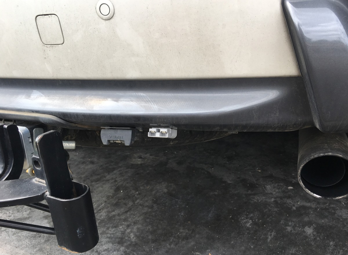 MU-X 2015 Anderson Plug | Creative Installations