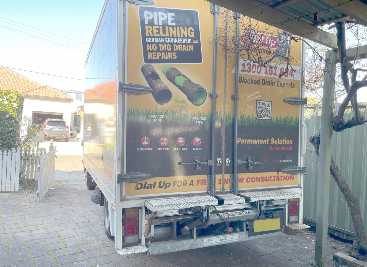 N Series NNR 200 Truck 2014 Reverse Camera | Creative Installations