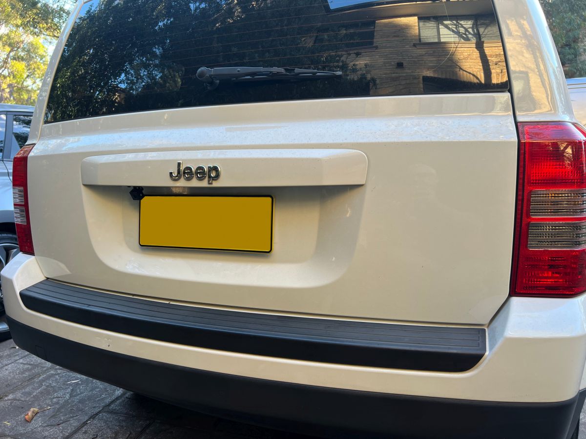 Patriot 2015 Reverse Camera w/ moving guidelines | Creative Installations