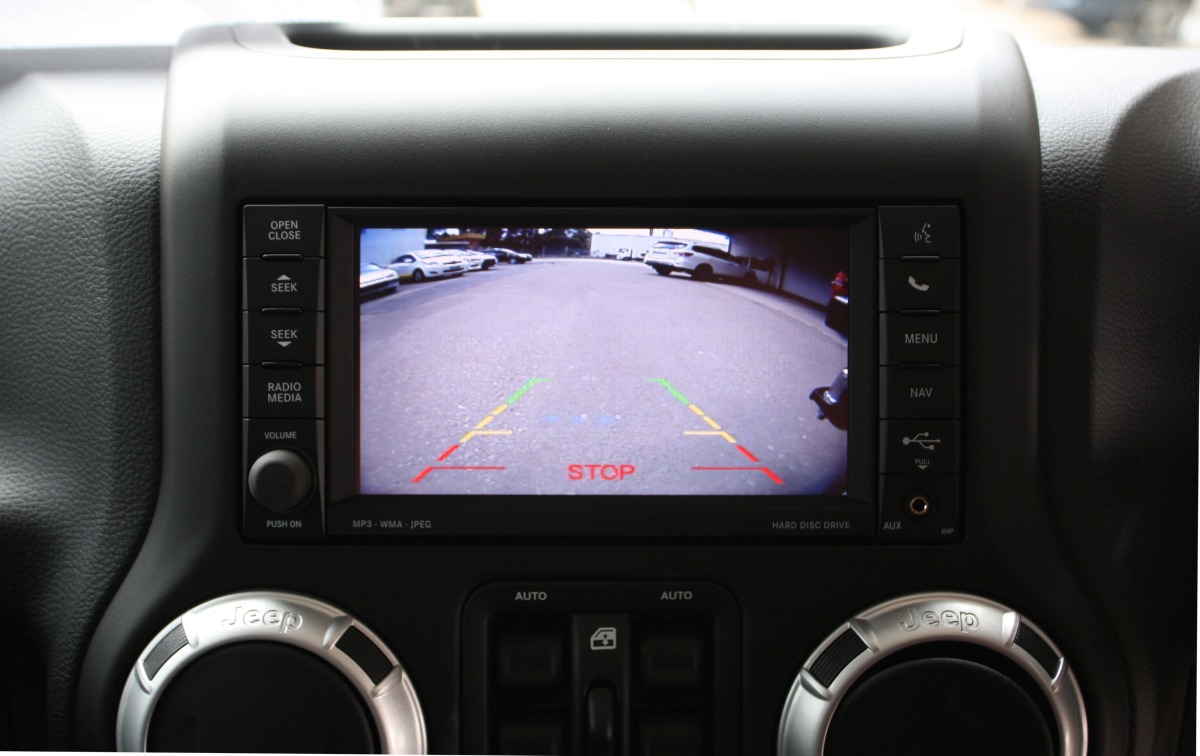Wrangler 2015 Integrated Reverse Camera | Creative Installations