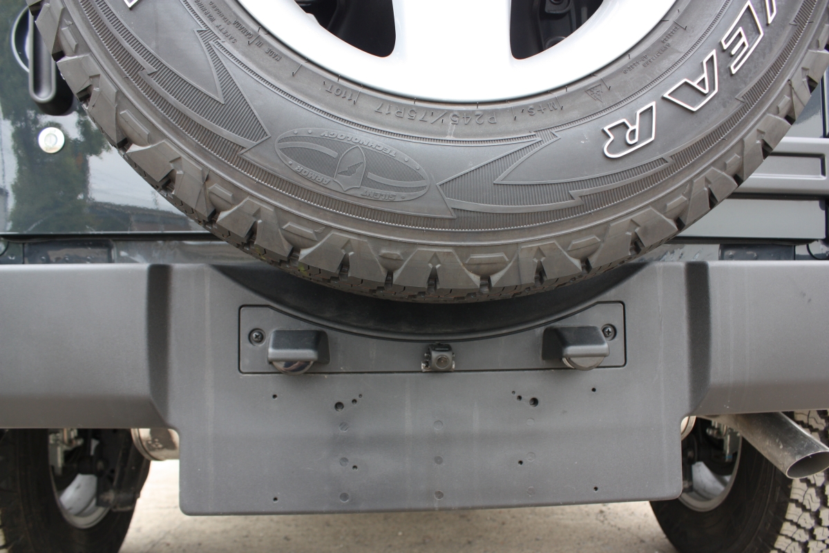 Wrangler 2016 Kenwood CMOS-130 Reverse Camera | Creative Installations