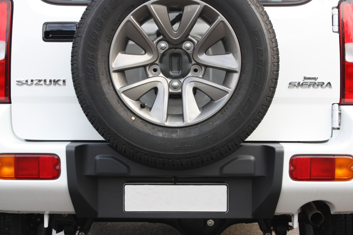 Jimny Sierra 2015 Reverse Camera | Creative Installations