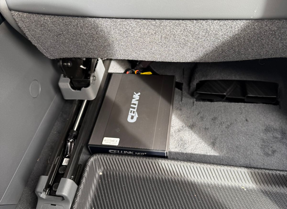 EV9 2025 CELLINK NEO 8+S Dash Cam Battery Pack | Creative Installations