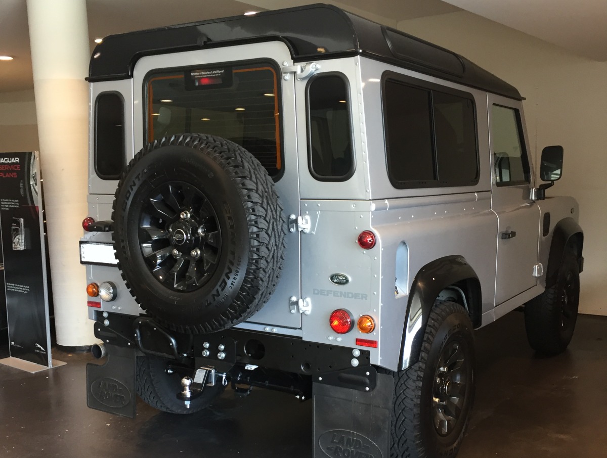 Defender 2015 Anderson Plug | Creative Installations