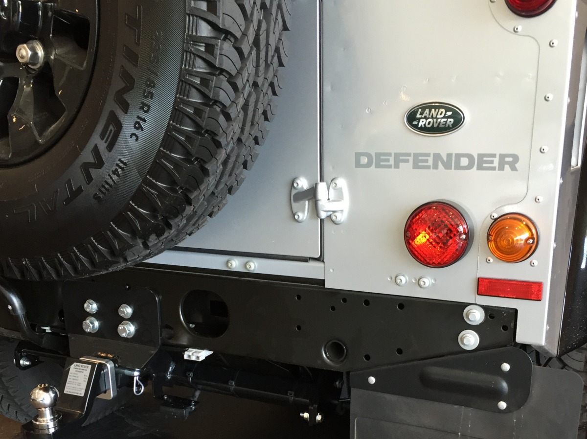 Defender 2015 Anderson Plug | Creative Installations