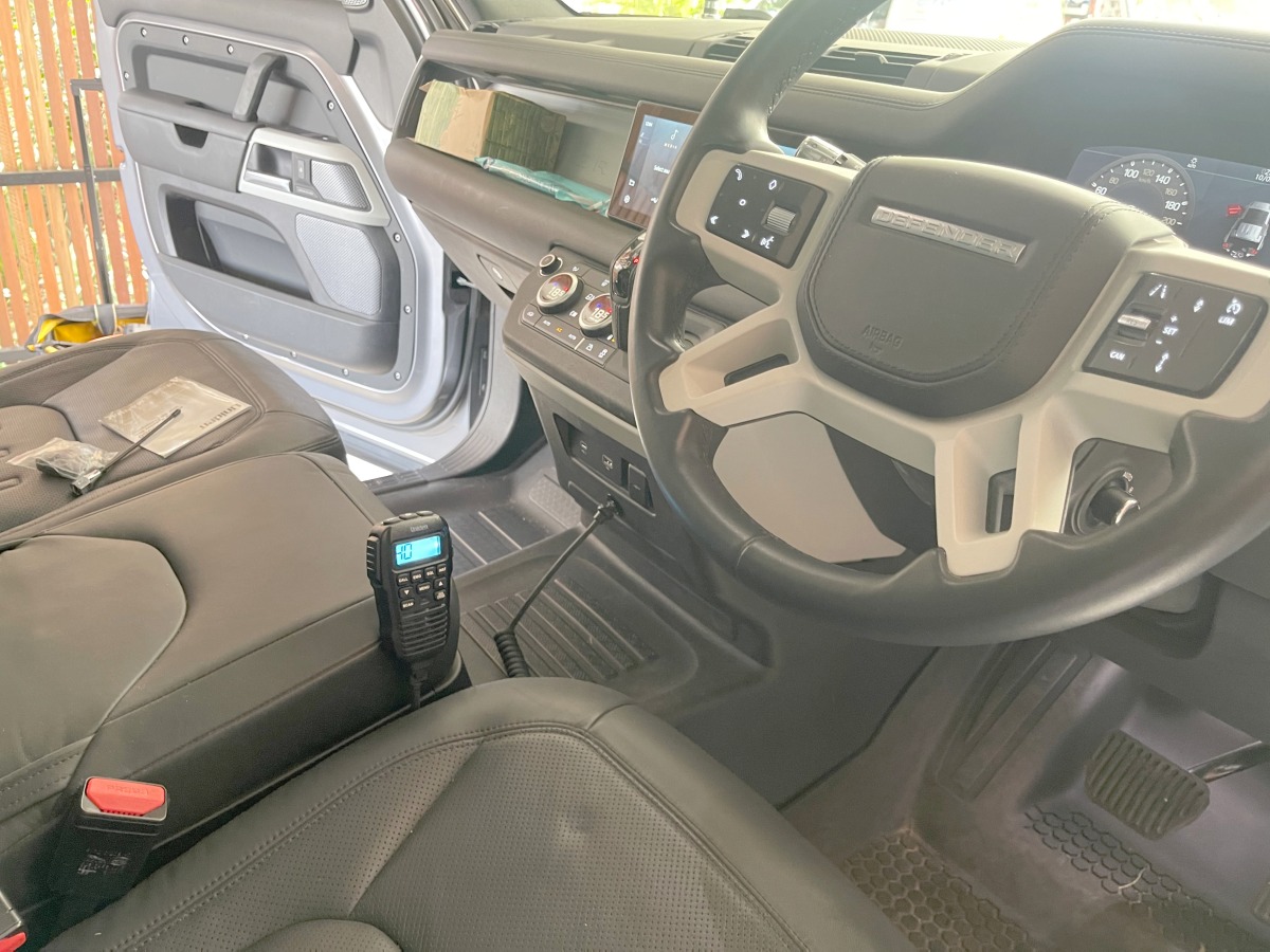 Defender 2021 Uniden UH6060 UHF Radio | Creative Installations