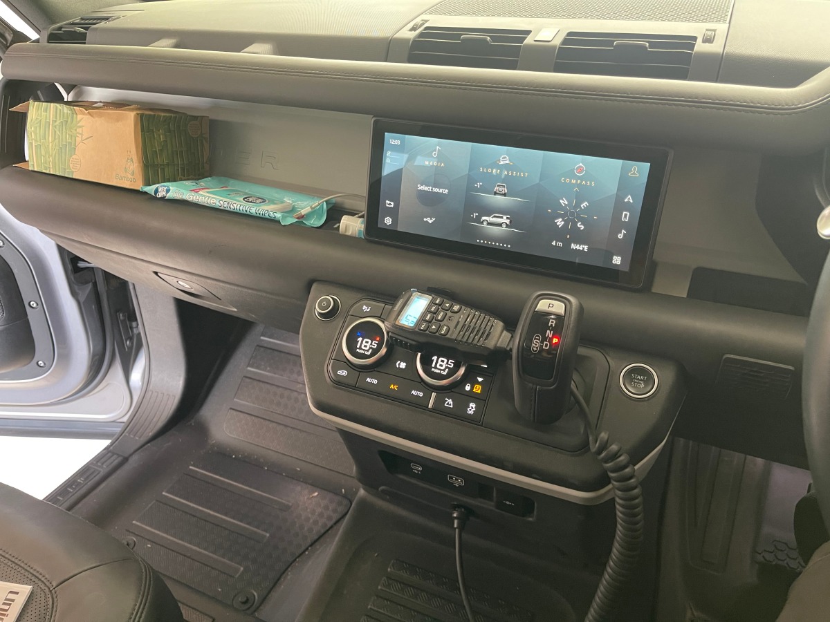 Defender 2021 Uniden UH6060 UHF Radio | Creative Installations