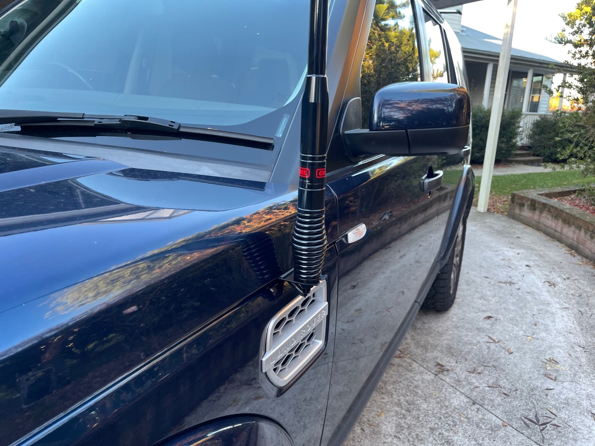 Discovery 2012 GME AE4705B UHF Antenna | Creative Installations