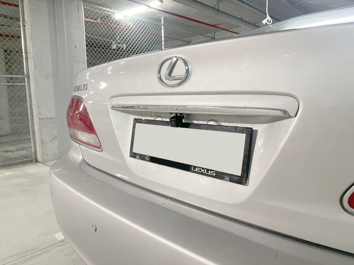 ES300 2005 Reverse Camera | Creative Installations