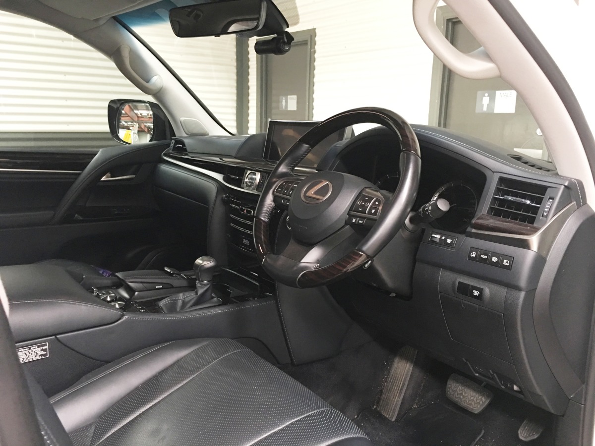 LX 570 2017 BlackVue DR750S-1CH Dash Camera | Creative Installations