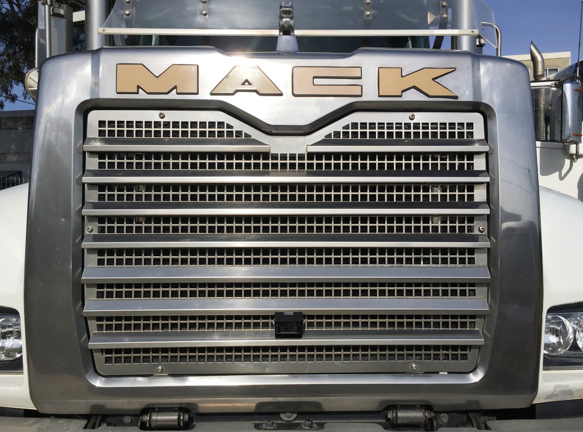 Super-Liner 2009 Front Camera | Creative Installations