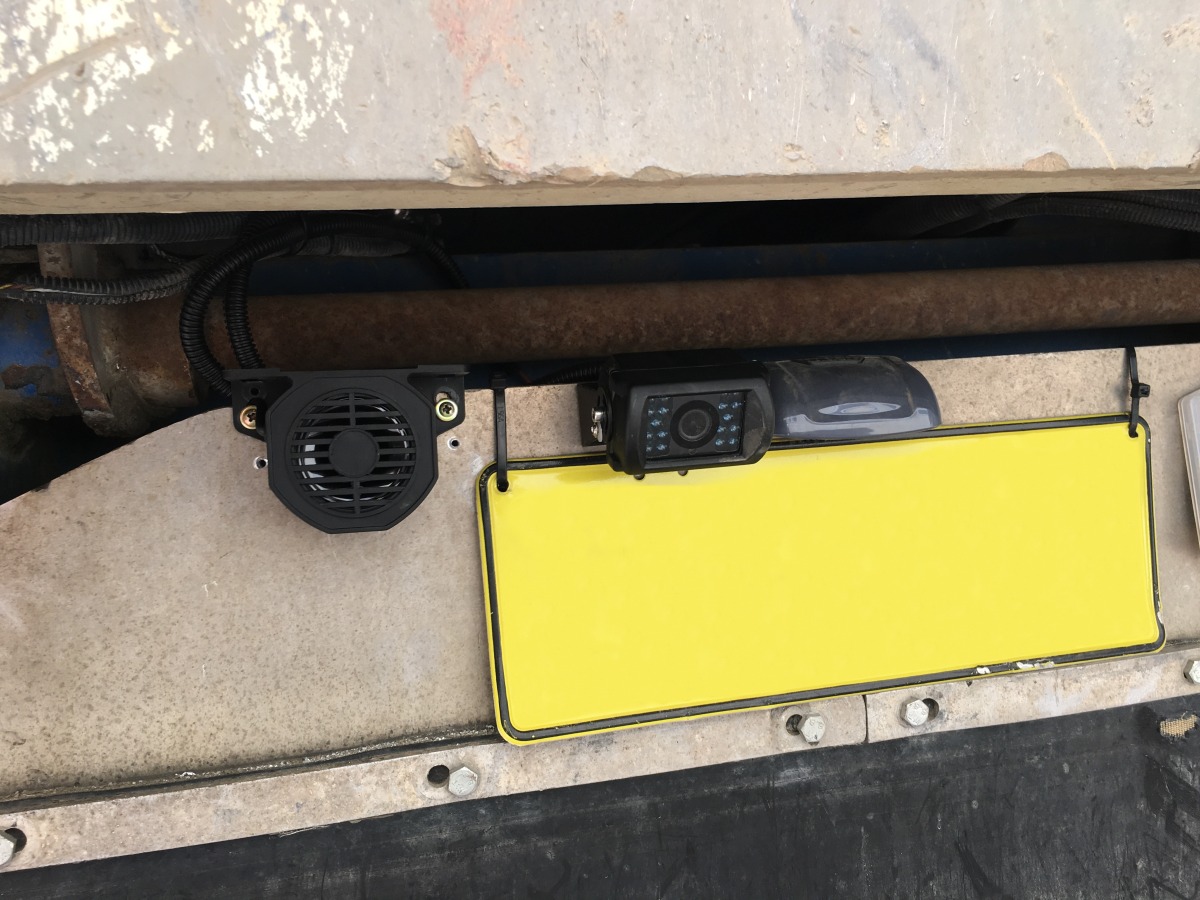 Super-Liner 2009 Reverse Camera on Borcat Trailer | Creative Installations