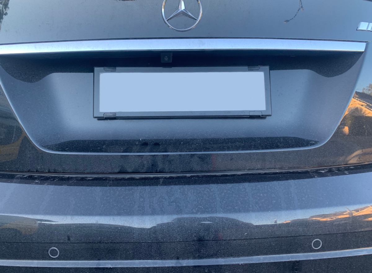 C63 AMG 2009 Integrated Reverse Camera | Creative Installations