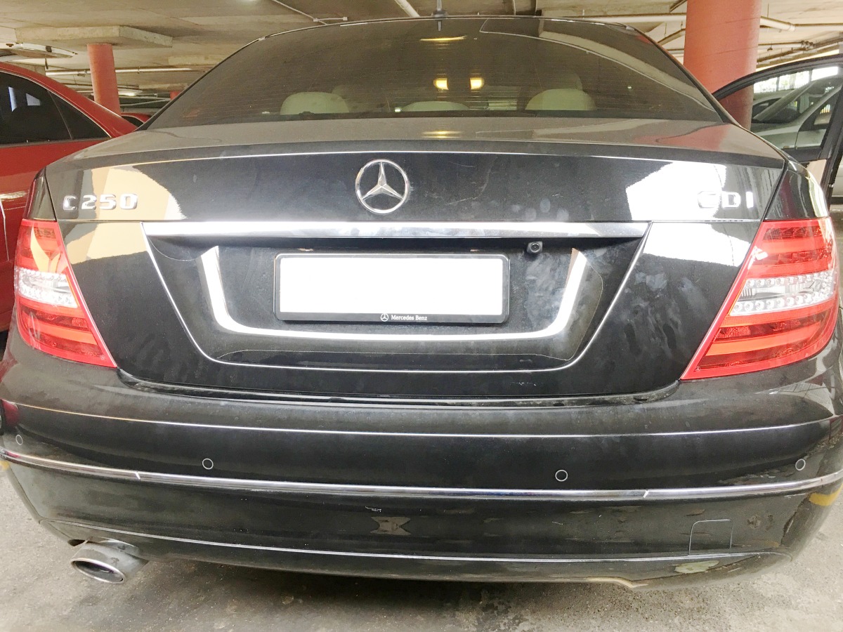 C250 2011 Integrated Reverse Camera | Creative Installations