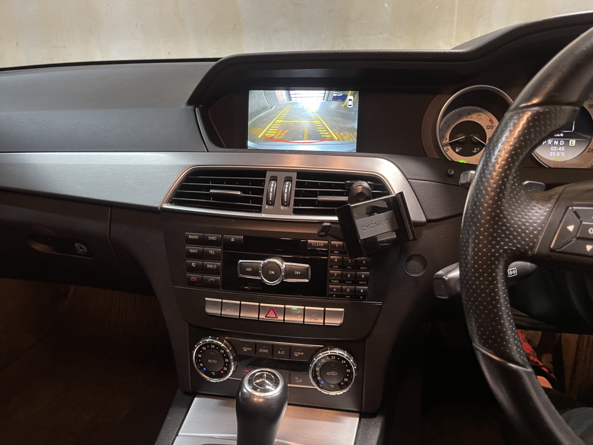 C250 2011 Integrated Reverse Camera | Creative Installations