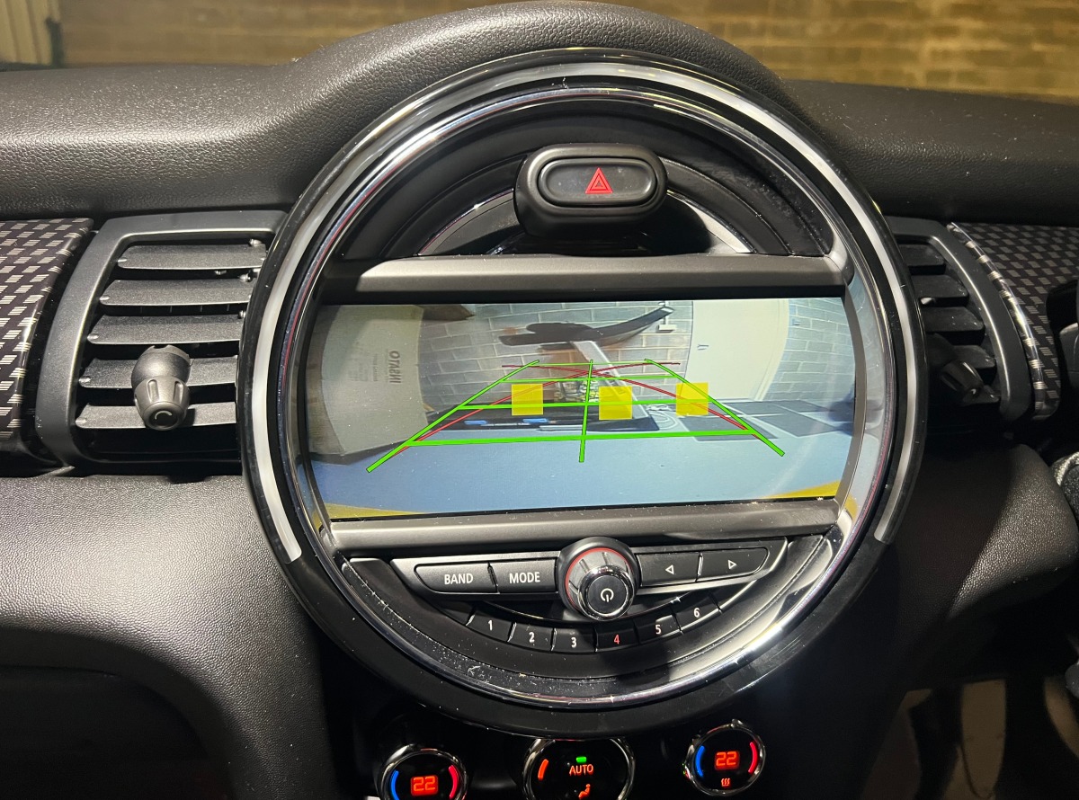 Cooper 2014 Integrated Reverse Camera | Creative Installations