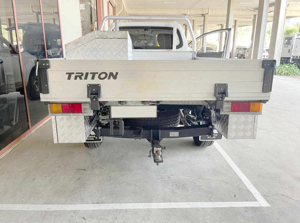 Triton 2015 Reverse Parking Sensors - Beeping | Creative Installations