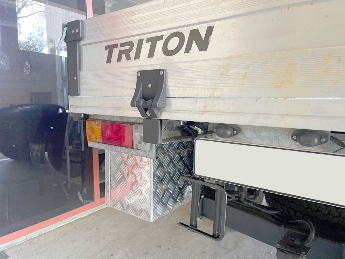 Triton 2015 Reverse Parking Sensors - Beeping | Creative Installations