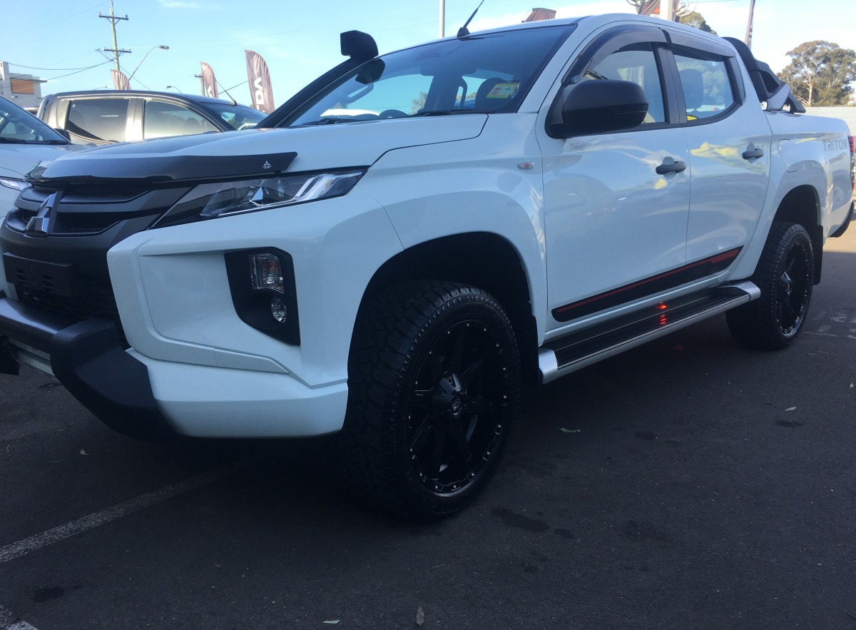 Triton 2019 LED Side Step Lighting | Creative Installations