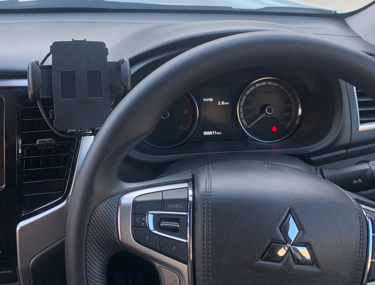 Triton 2020 Universal Charging Smartphone Car Holder | Creative ...