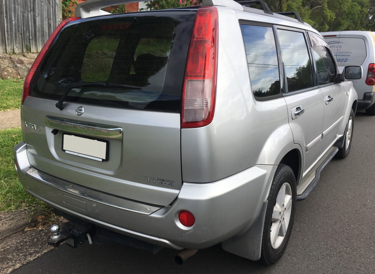 X-Trail 2005 Reverse Camera | Creative Installations