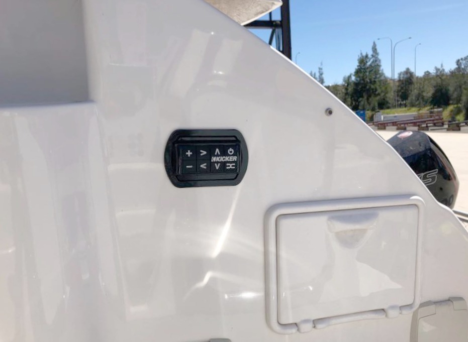 Regal 3760 KICKER PXi502 Amplified Bluetooth Controller | Creative ...