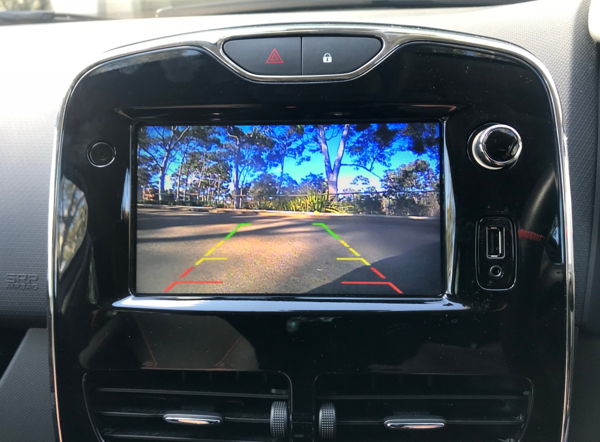 Clio 2014 Integrated Reverse Camera | Creative Installations