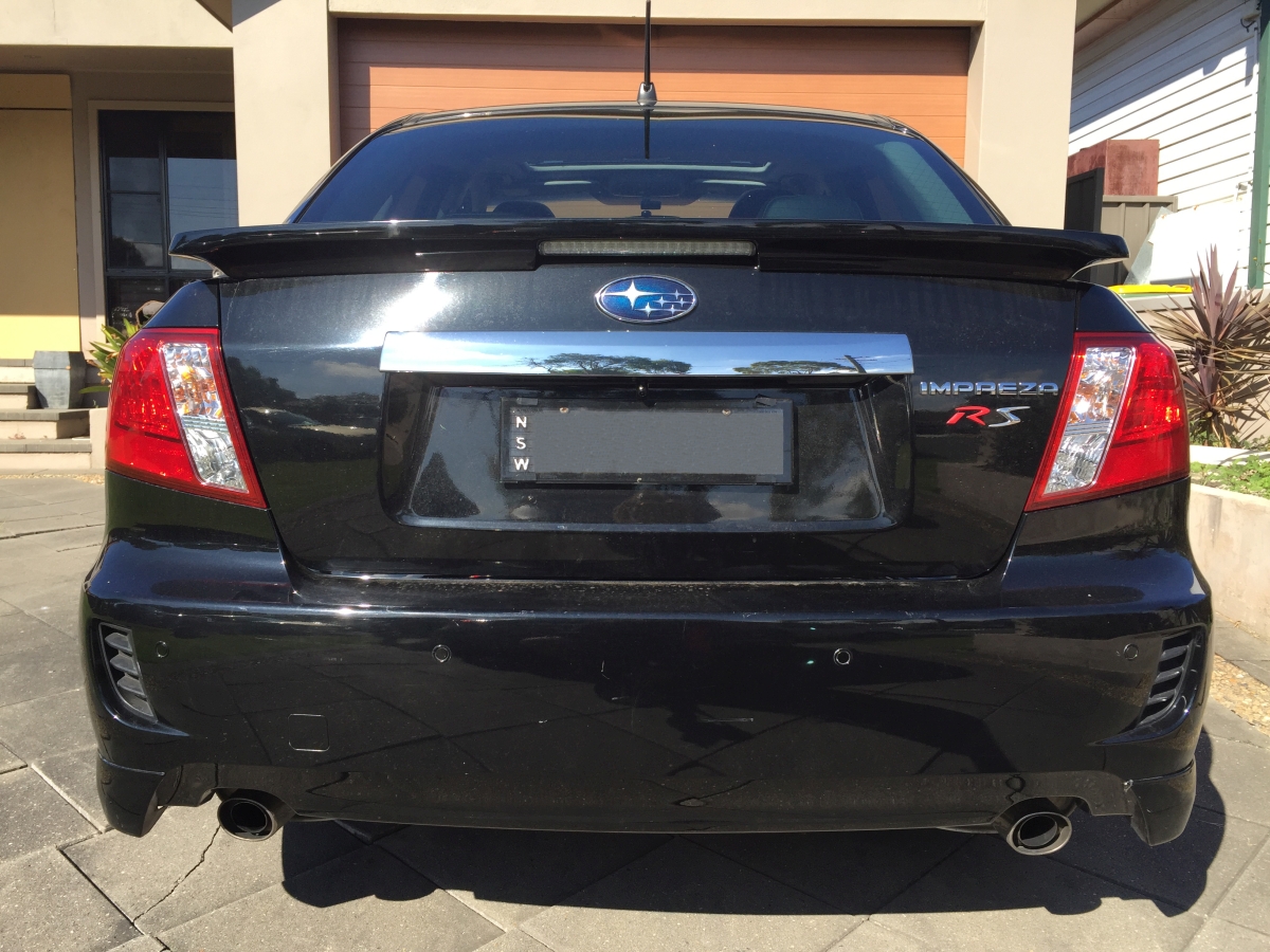 Impreza RS sedan 2009 integrated reverse camera | Creative Installations