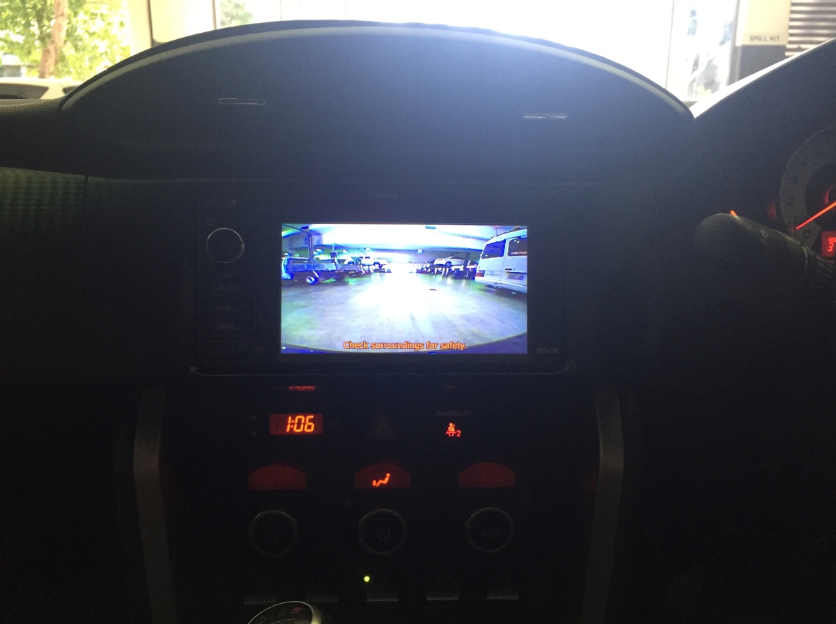 86 2014 Integrated Reverse Camera | Creative Installations