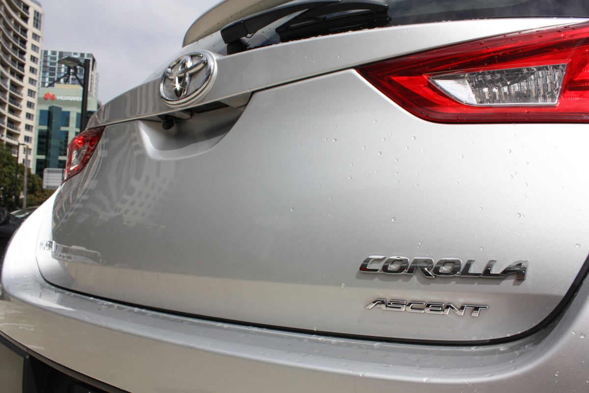 Corolla Hatch 2013 Reverse Camera | Creative Installations