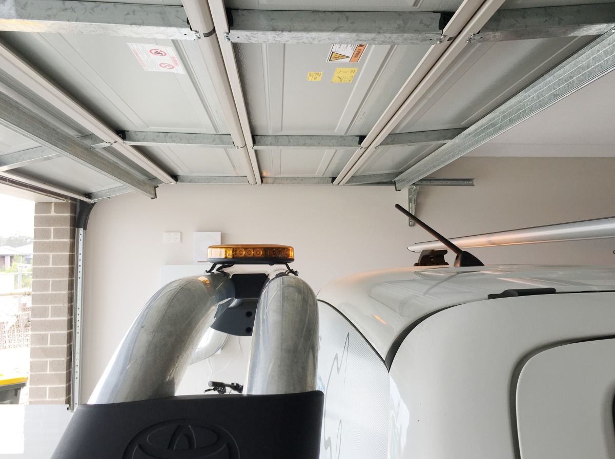 HiLux 2015 Britax LED Warning Light Microbar Alloy Sports Bar ...