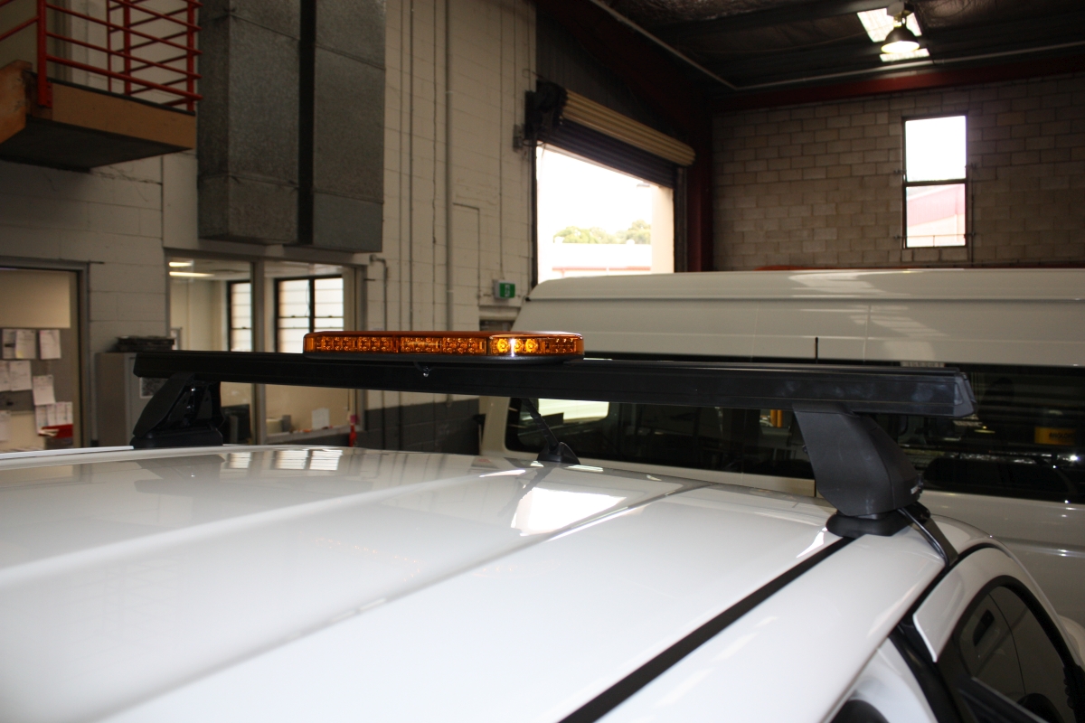 HiLux 2016 Britax LED Warning Light Microbar on roof rack | Creative ...