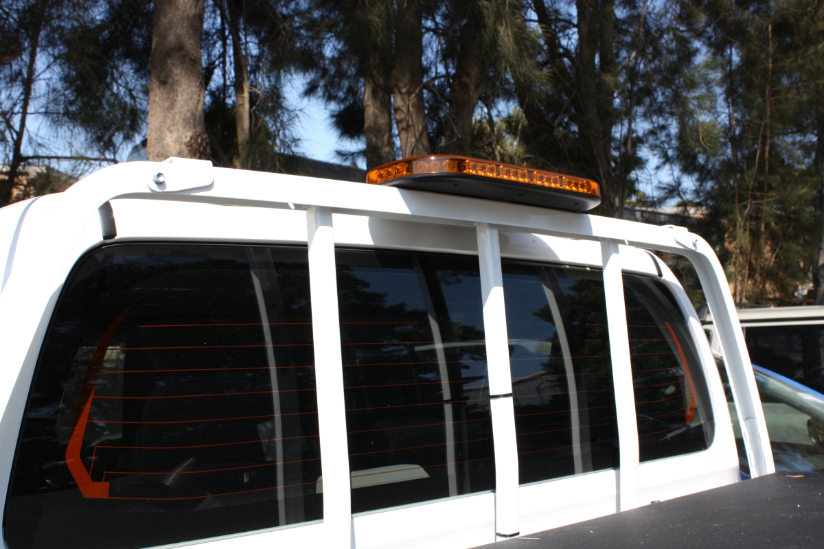 HiLux 2016 Britax LED Warning Light Microbar on hedboard | Creative ...