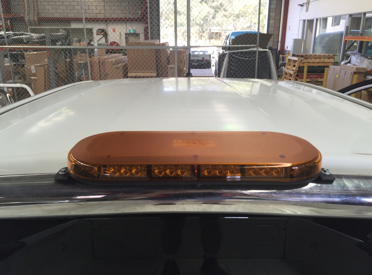 HiLux 2016 Britax LED Warning Light Microbar Alloy Sports Bar ...