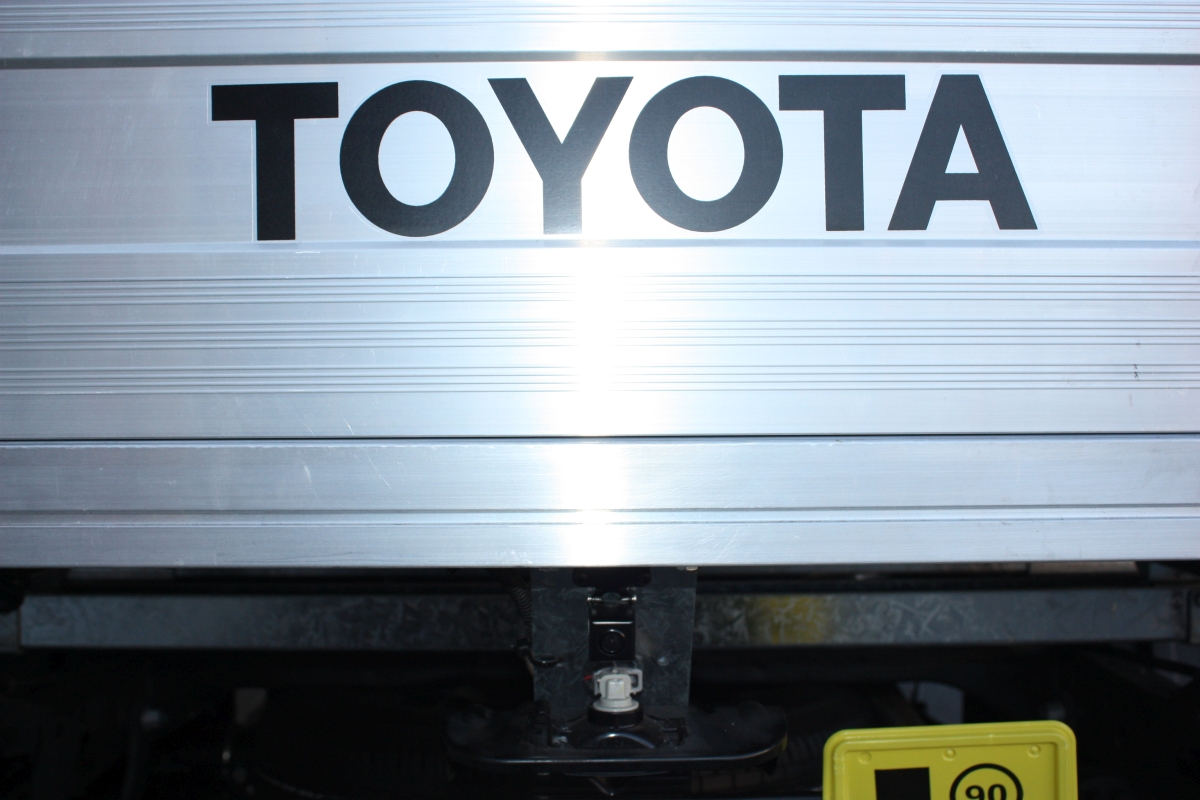 HiLux 2016 Reverse Camera on Alloy Tray | Creative Installations