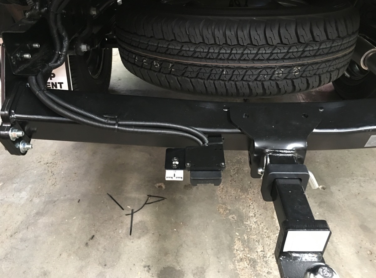 HiLux 2017 Anderson Plug | Creative Installations